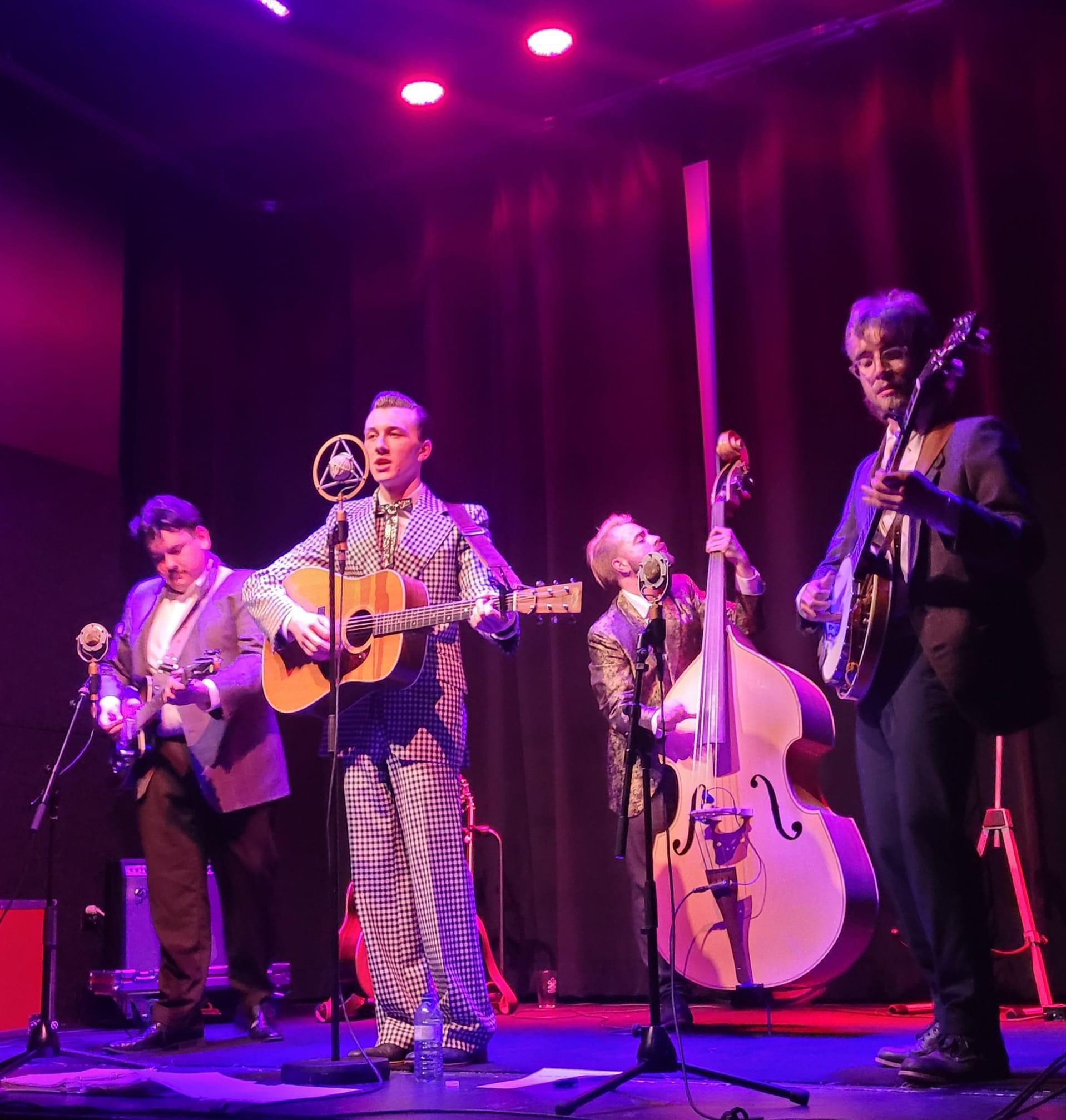 Jake Vaadeland and the Sturgeon River Boys – The Carillon